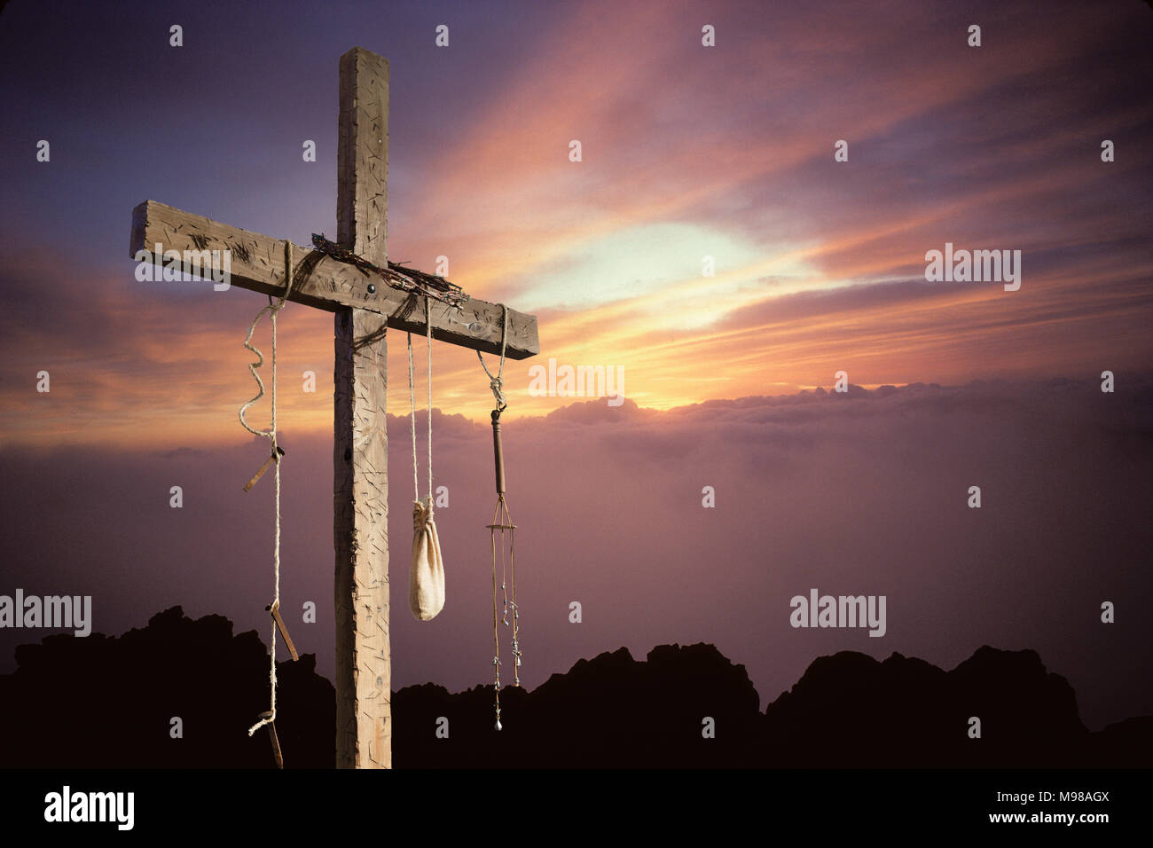 Jesus Christ's empty cross greets Easter sunrise Stock Photo - Alamy