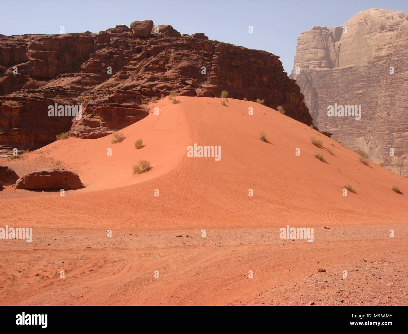 Peach and maroon hi-res stock photography and images - Alamy