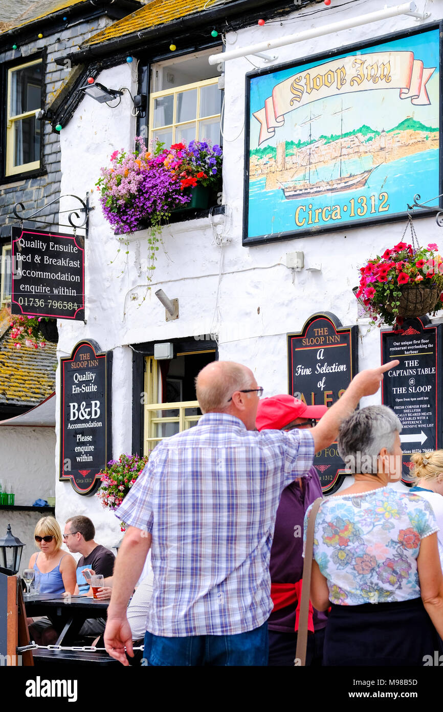 The Sloop Inn at St Ives in Cornwall dates back to c1312 Stock Photo ...