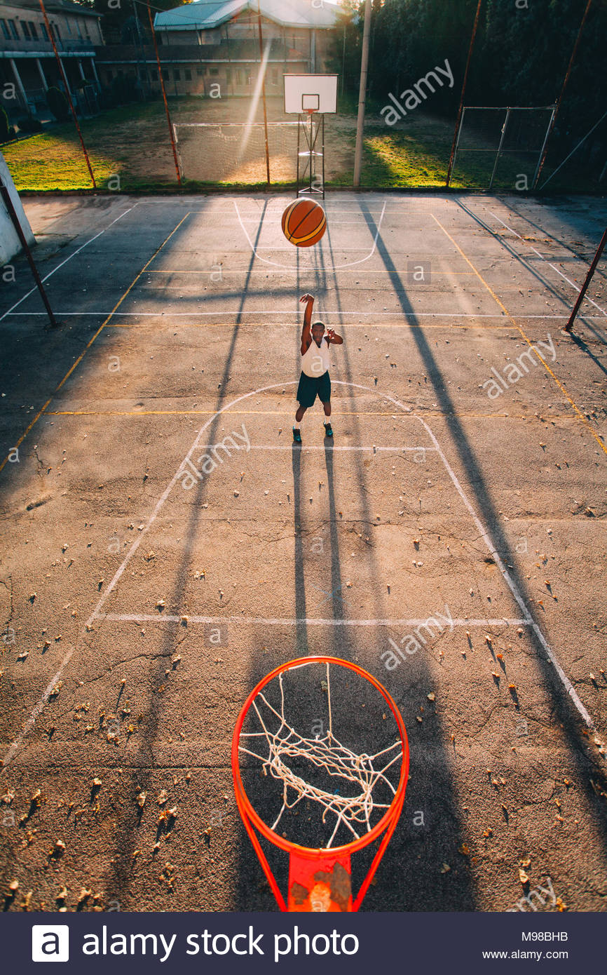 Basketball Jump Ball Black And White Stock Photos & Basketball Jump ...