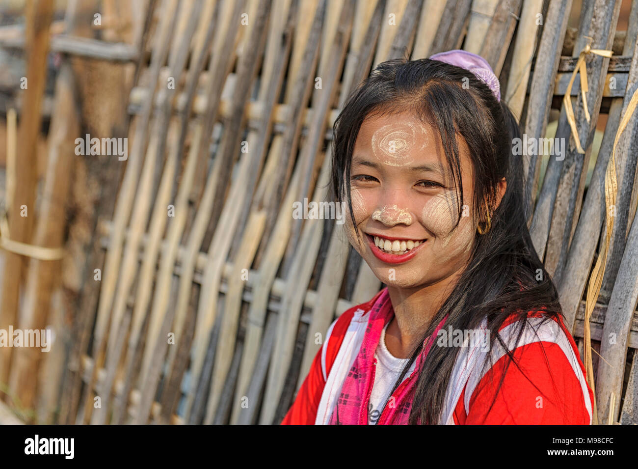 Myanmar shan state girl hi-res stock photography and images - Alamy