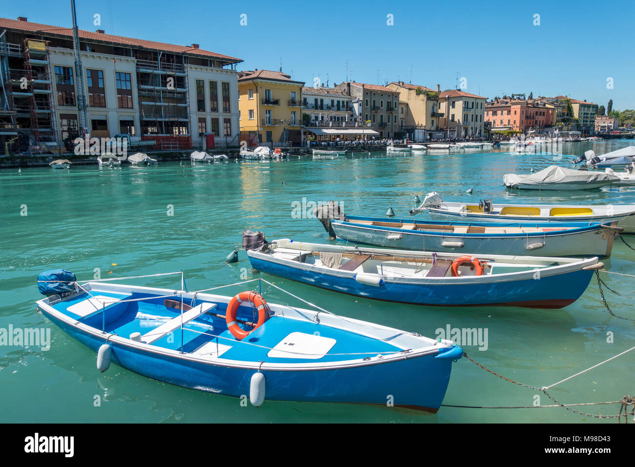 Boote am hafen hi-res stock photography and images - Alamy