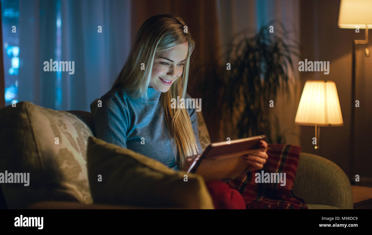 Light behind window night house hi-res stock photography and images - Alamy