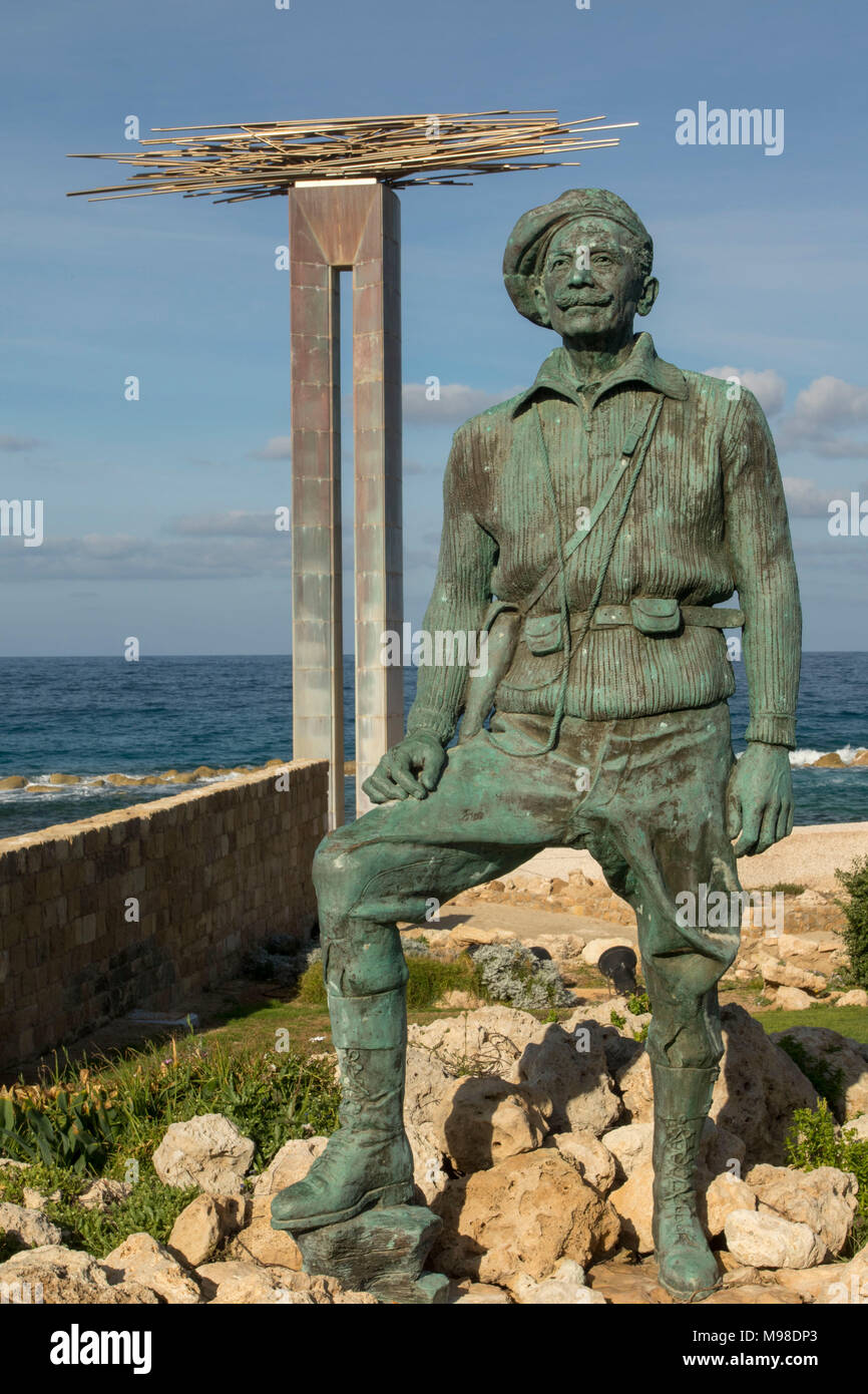Monument and statue to Georgios Grivas in the spring sunshine of Paphos ...