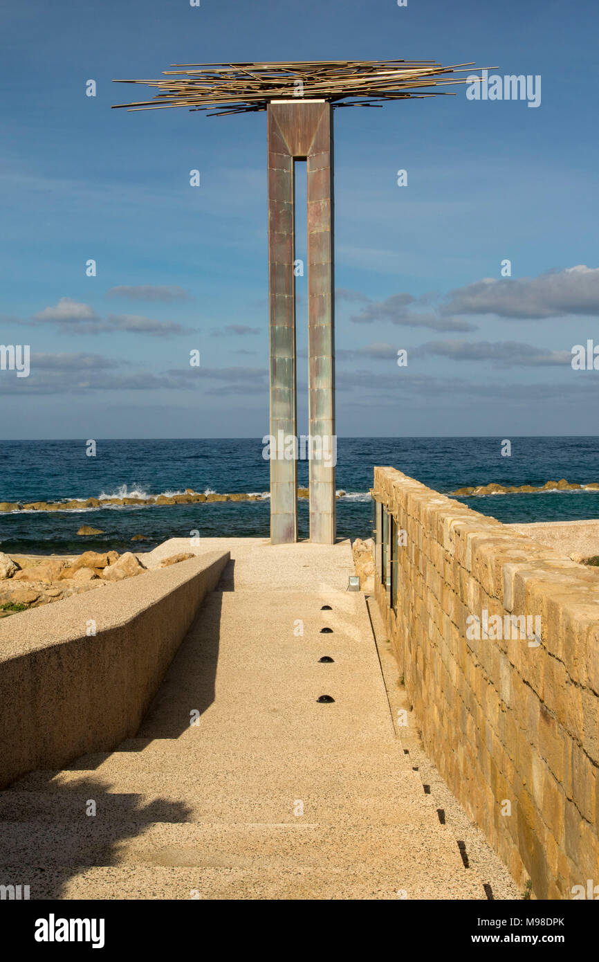 Monument and statue to Georgios Grivas in the spring sunshine of Paphos ...