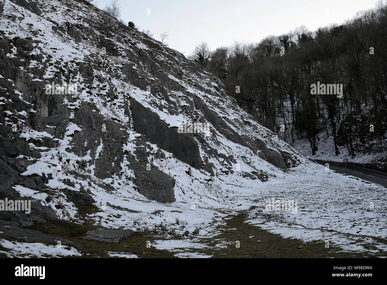 Snow on cliffs in Burrington Combe, Somerset Stock Photo - Alamy