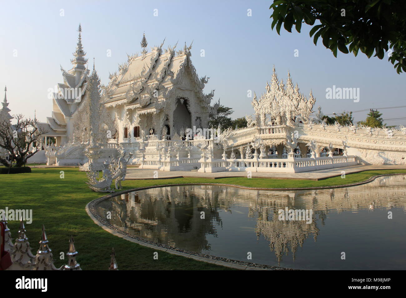 Wat rong khun white temple hi-res stock photography and images - Alamy