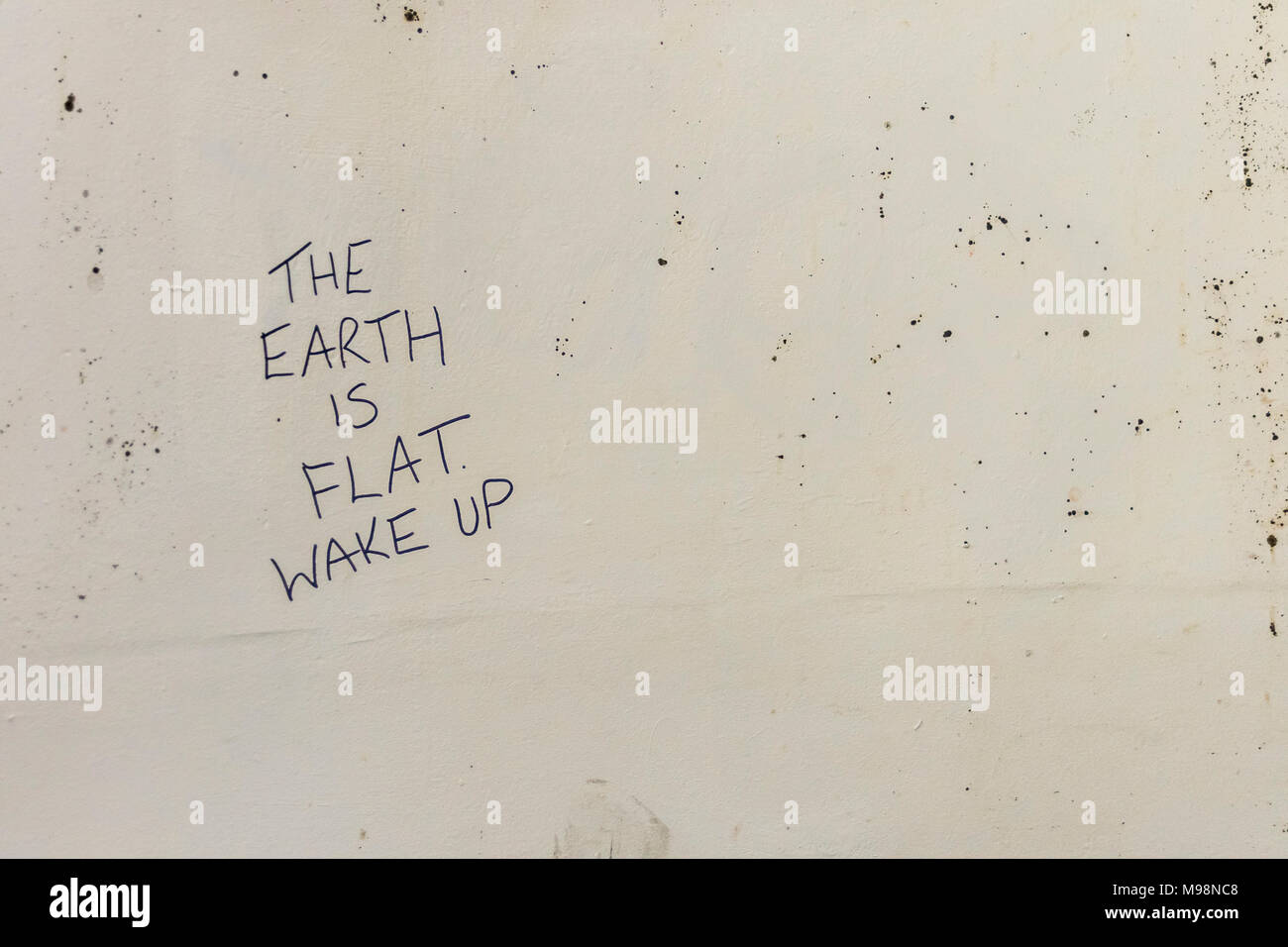 Flat earth convention metaphor hi-res stock photography and images - Alamy