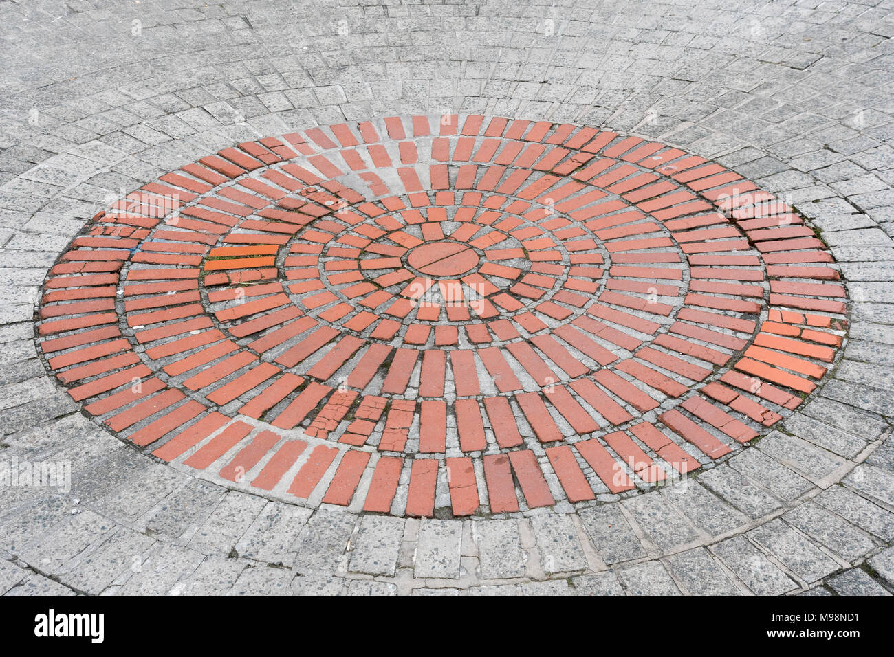 Circular brick pavement design hi-res stock photography and images - Alamy