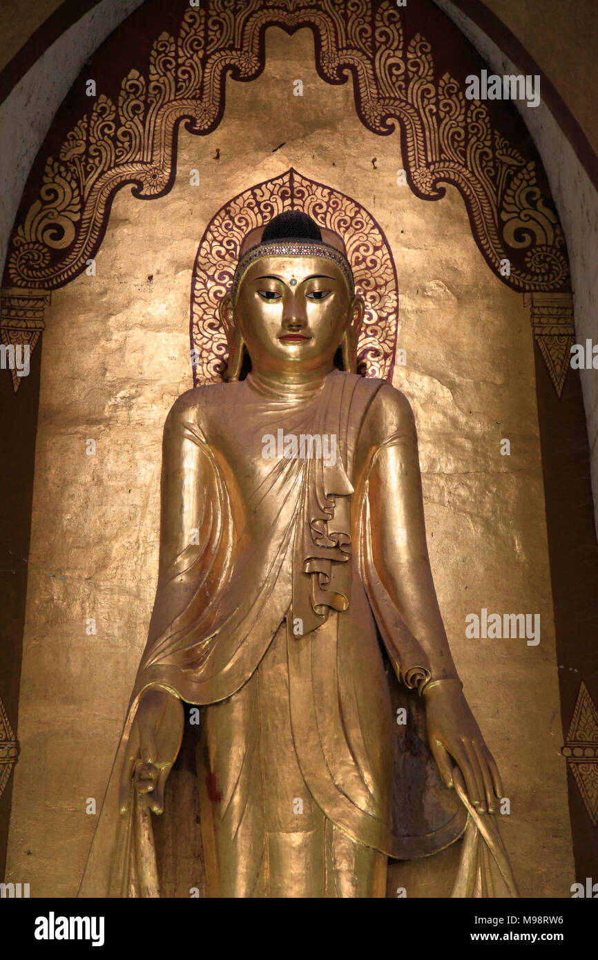 Ananda temple bagan statue hi-res stock photography and images - Alamy