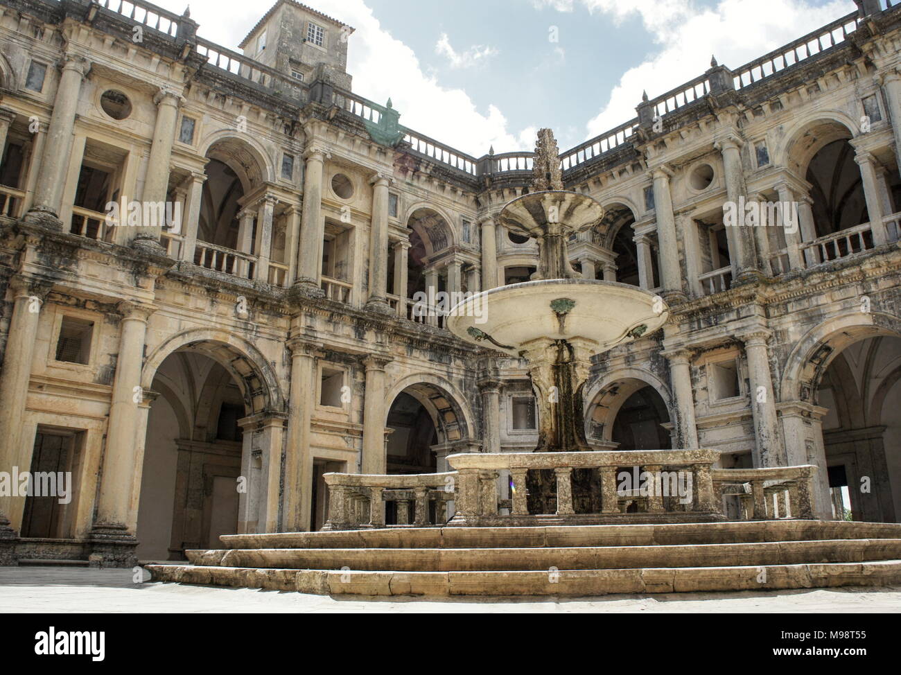 Tomar castle hi-res stock photography and images - Alamy