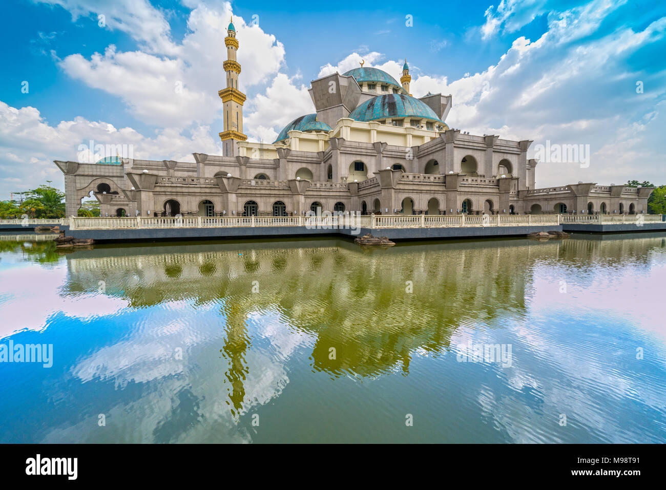 Masjid Wilayah Persekutuan (Federal Territory Mosque), in Kuala Lumpur ...