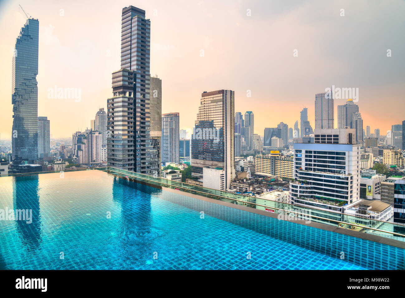 Bangkok skyline skytrain hi-res stock photography and images - Alamy