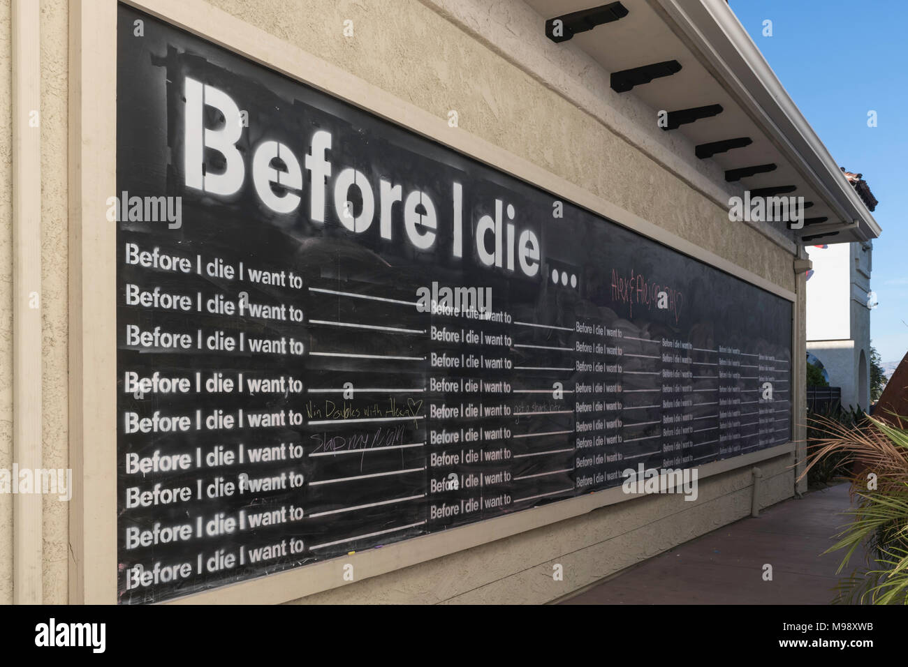 Giant chalkboard hi-res stock photography and images - Alamy