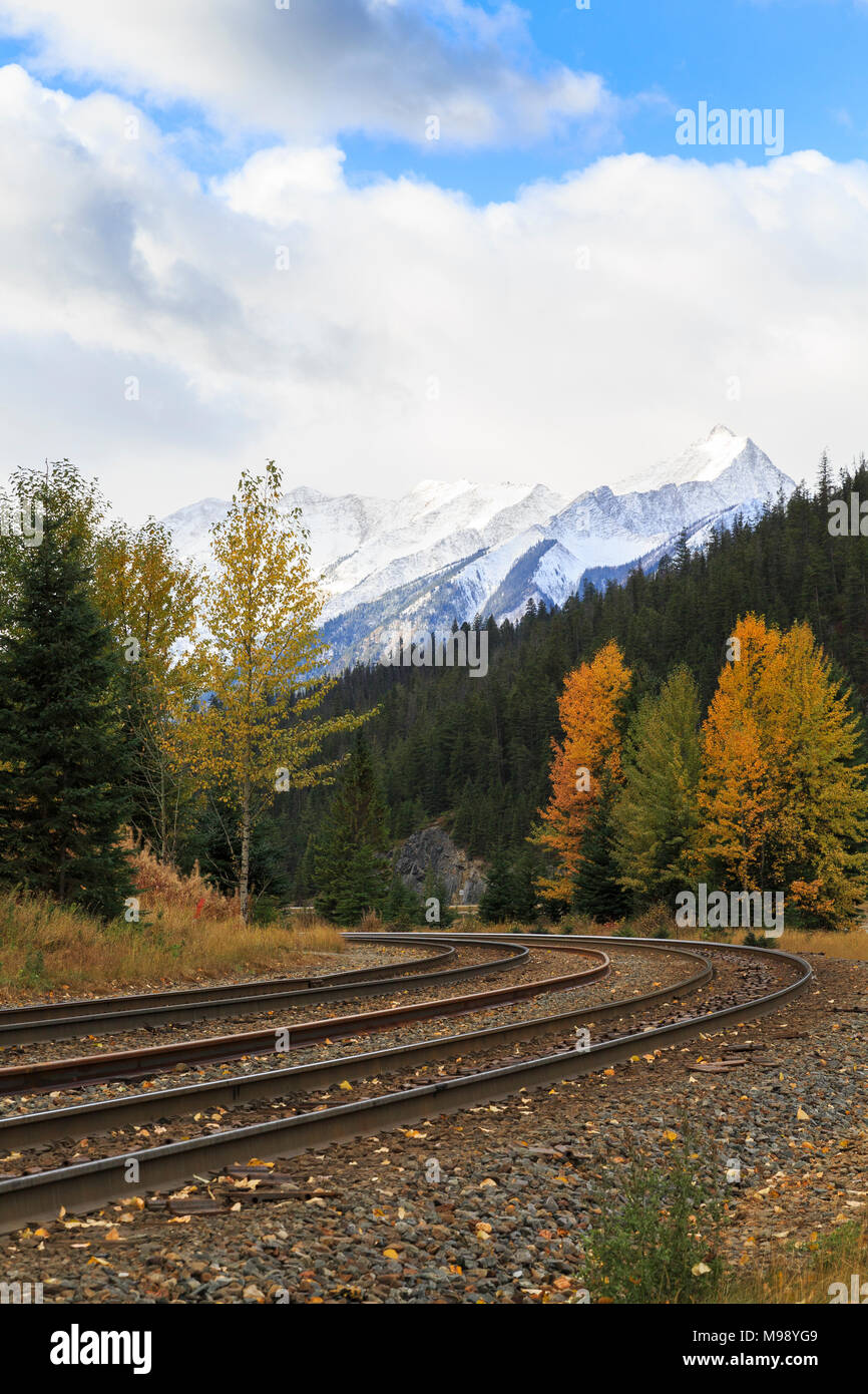 Railway curve hi-res stock photography and images - Alamy