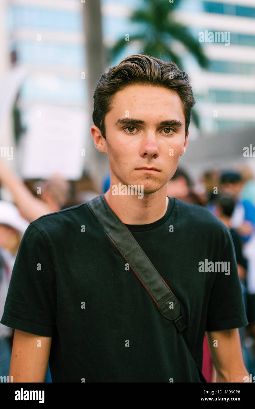 Never again after parkland shooting hi-res stock photography and images ...