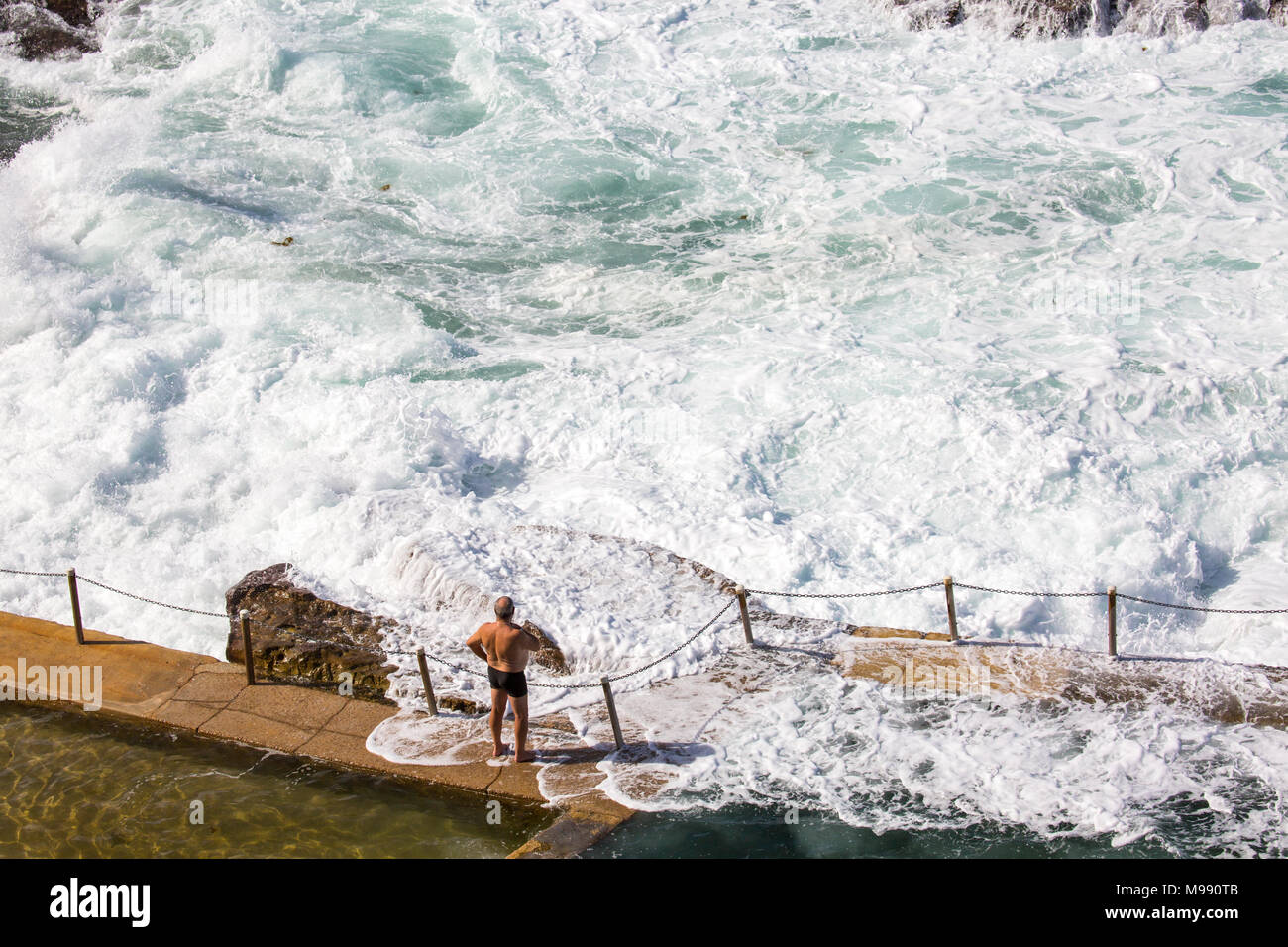 Seaside rock pool hi-res stock photography and images - Alamy