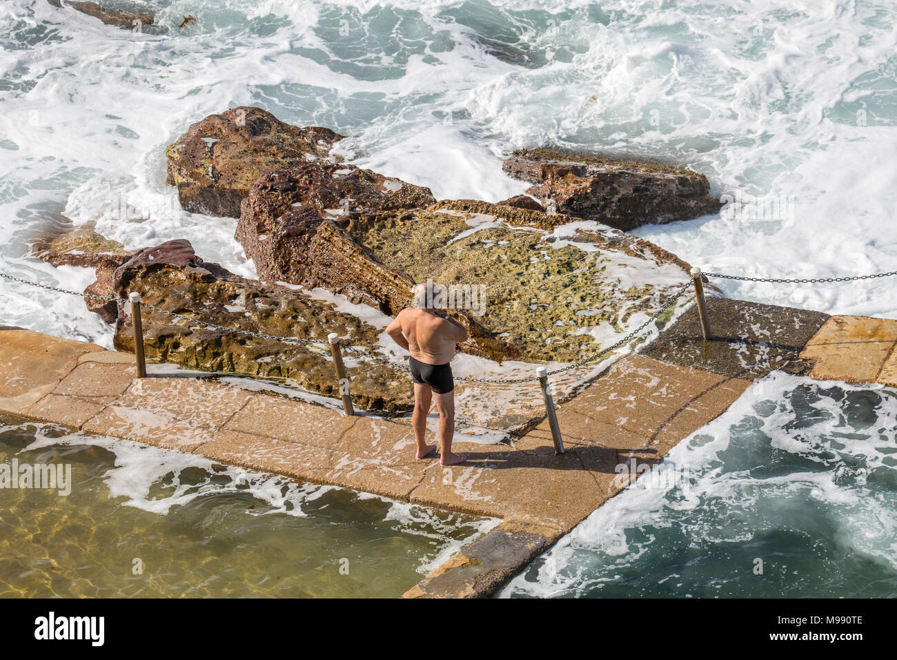 Seaside rock pool hi-res stock photography and images - Alamy