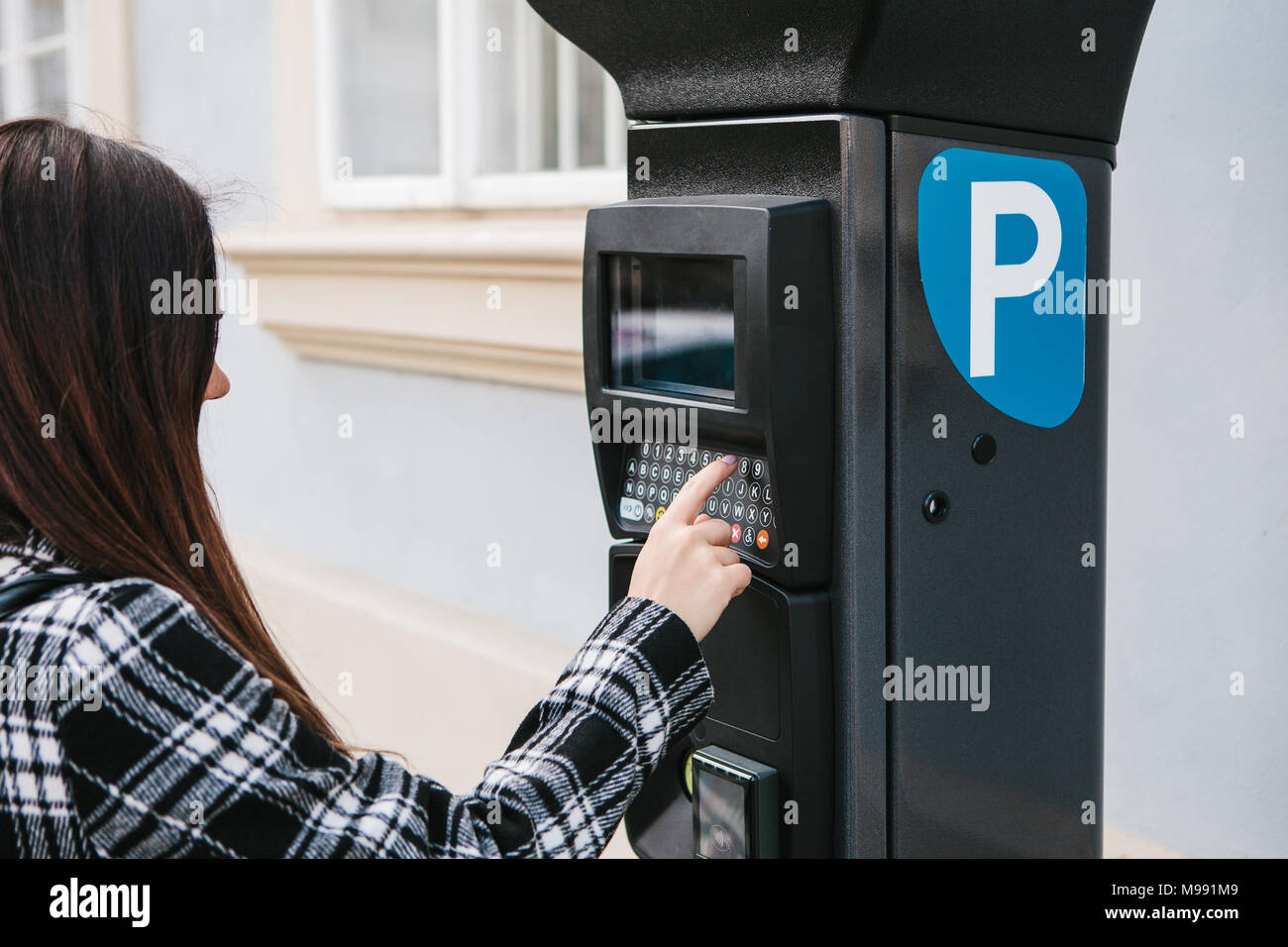 Automatic parking ticket machines hi-res stock photography and images ...