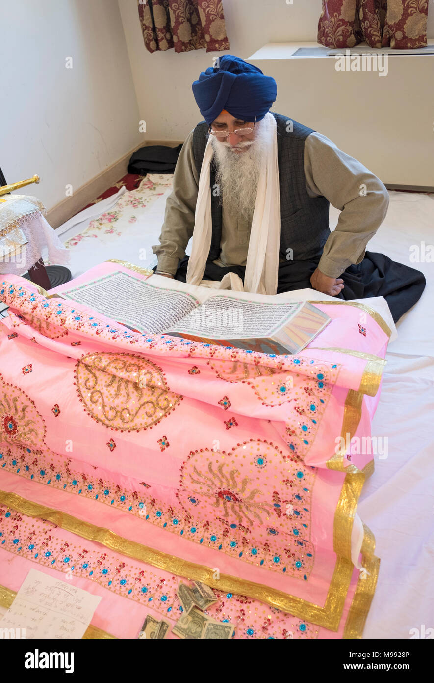 Holy book sikh religion hi-res stock photography and images - Alamy