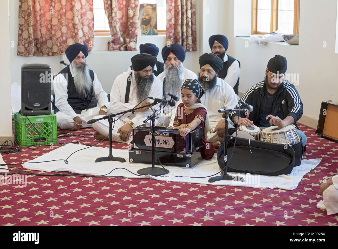 Sikh kirtan musical hi-res stock photography and images - Alamy