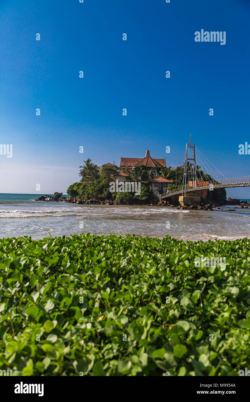 View at Paravi Duwa Temple in Matara, Sri Lanka Stock Photo - Alamy