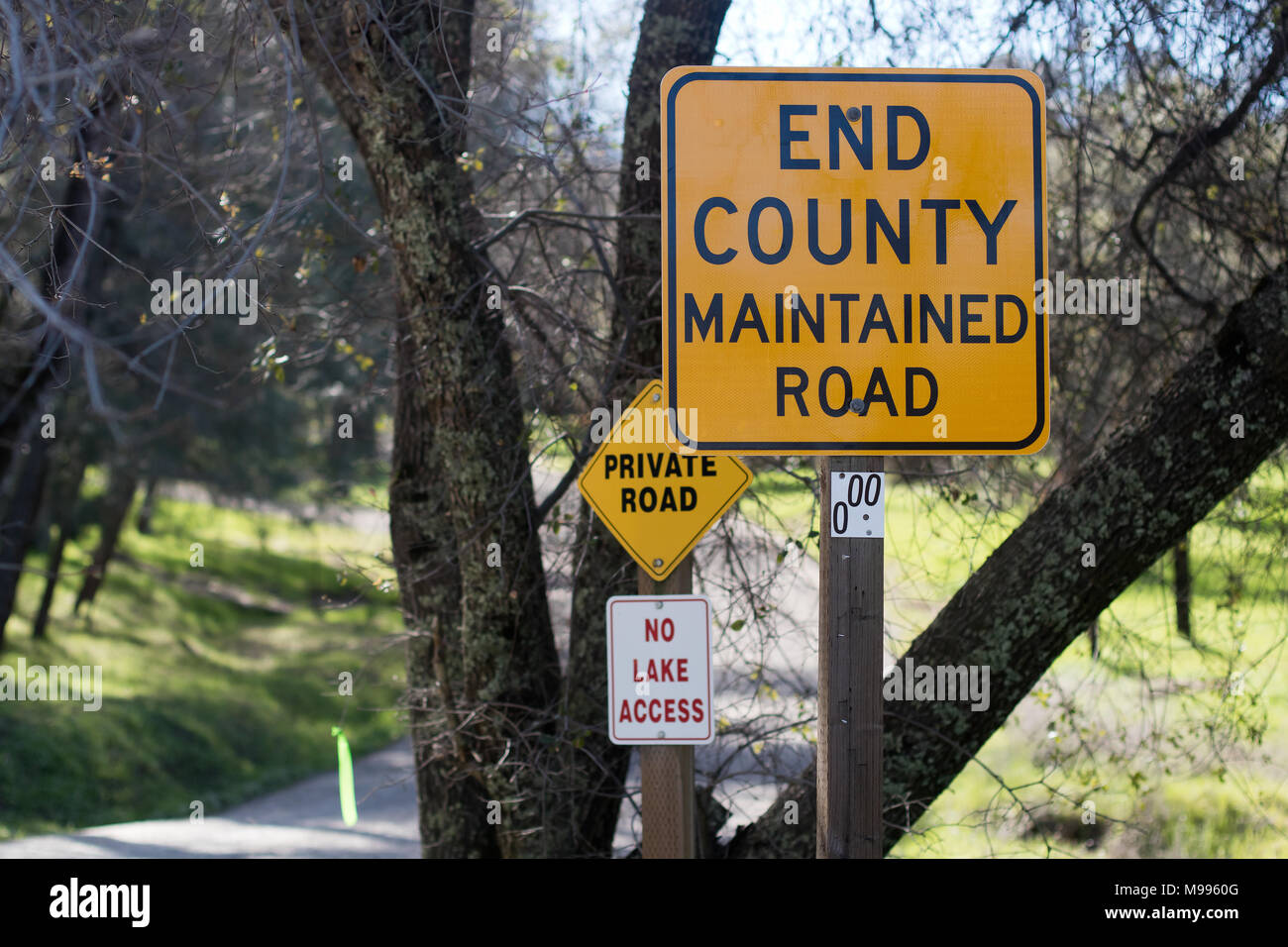End county maintained road hi-res stock photography and images - Alamy