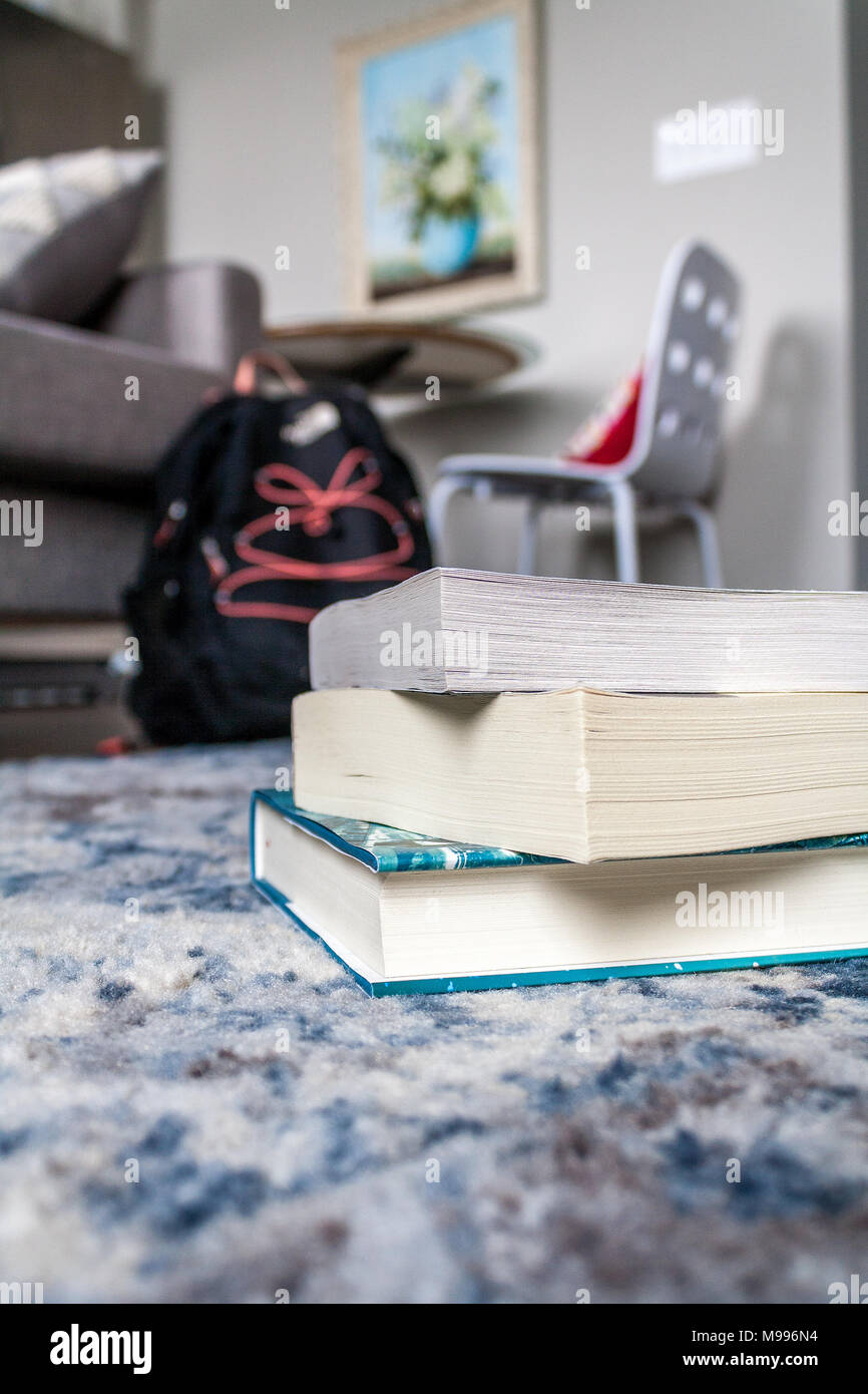 Messy room books hi-res stock photography and images - Alamy