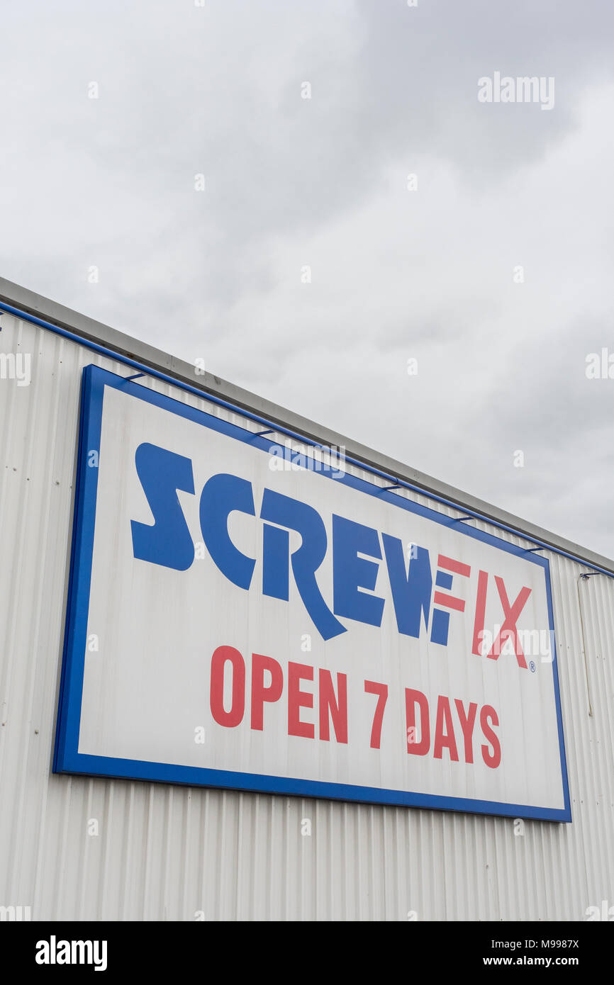 Screwfix logo hi-res stock photography and images - Alamy