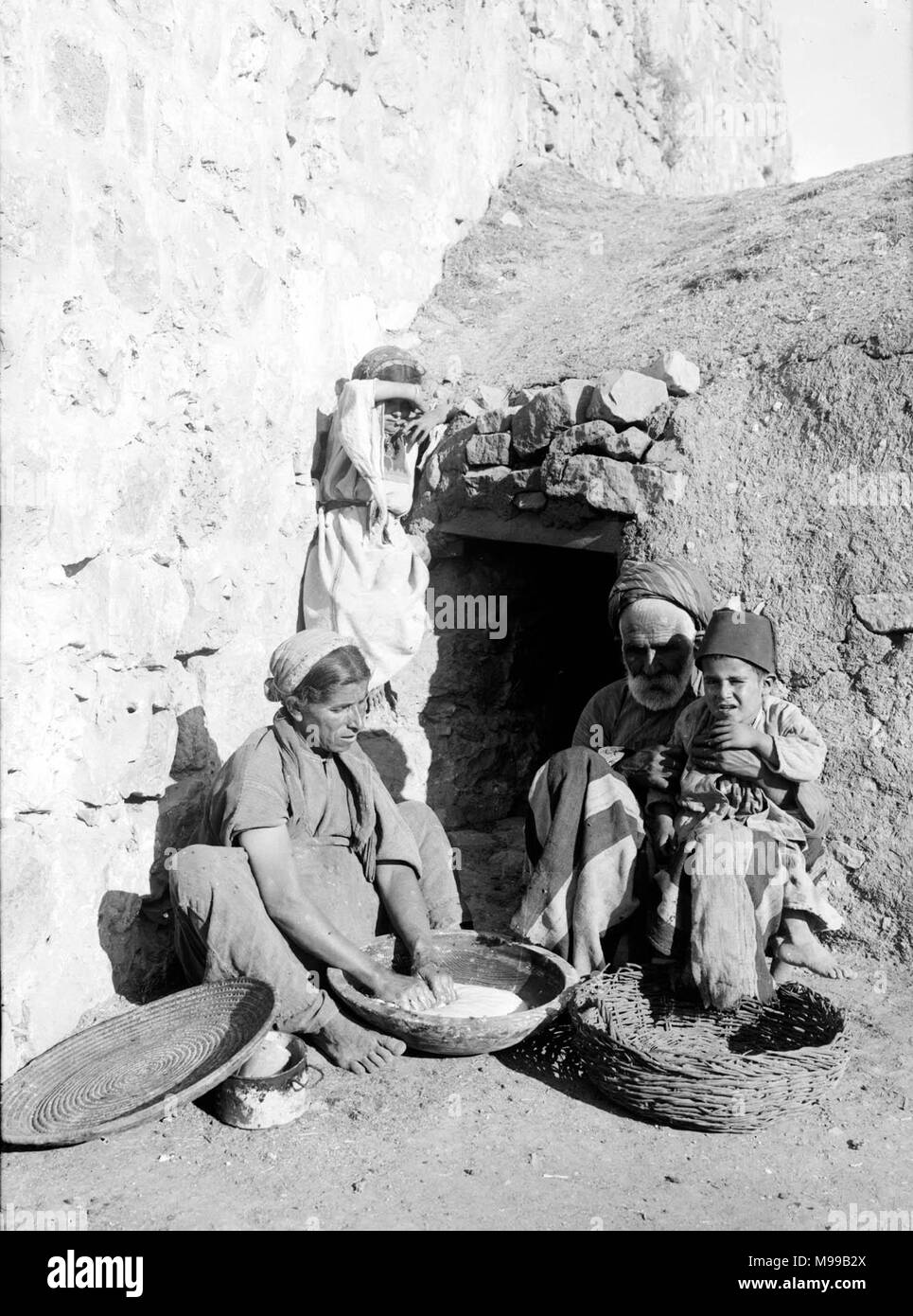 Tabun oven hi-res stock photography and images - Alamy