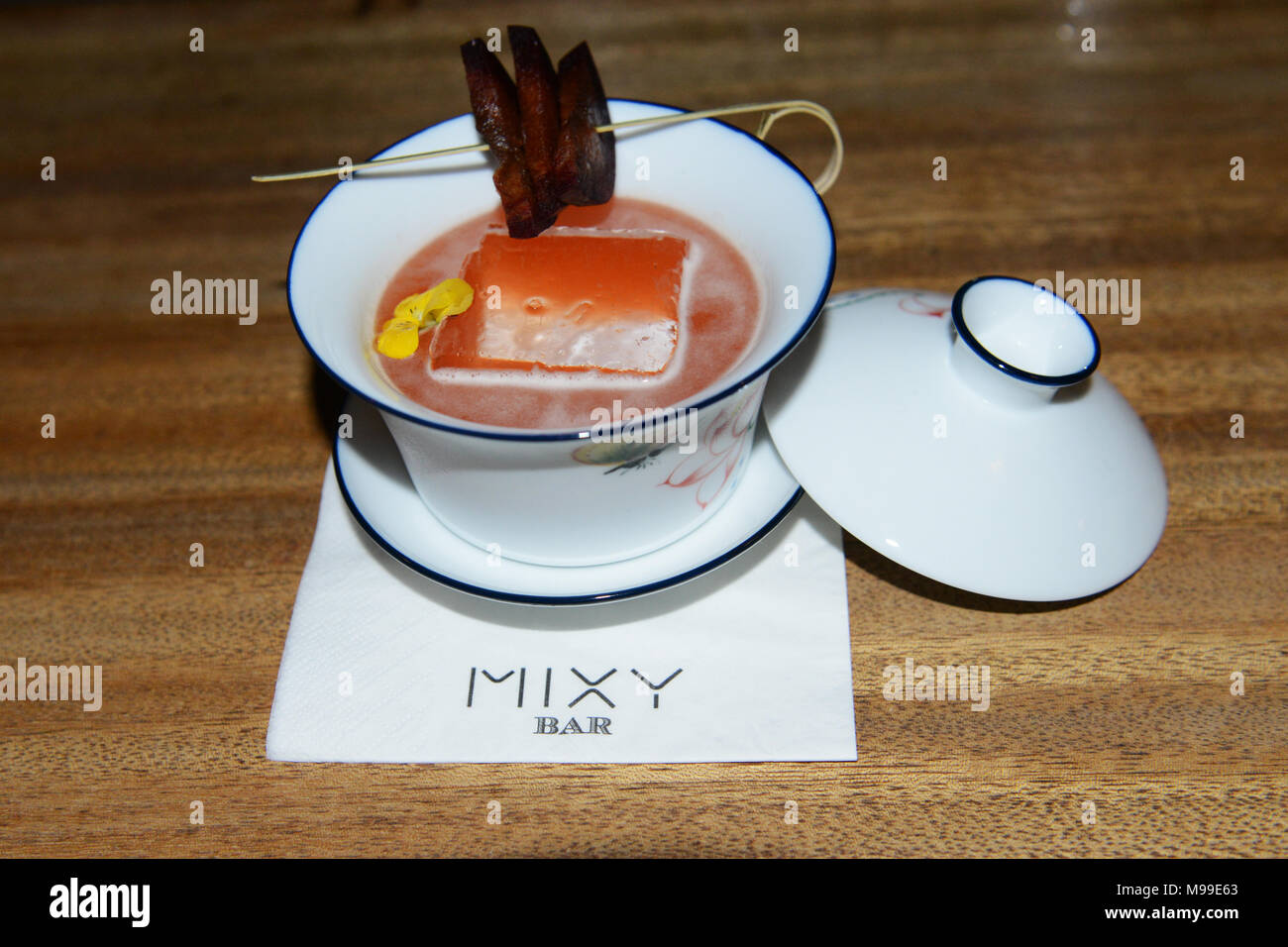 Mixy cocktail bar hi-res stock photography and images - Alamy