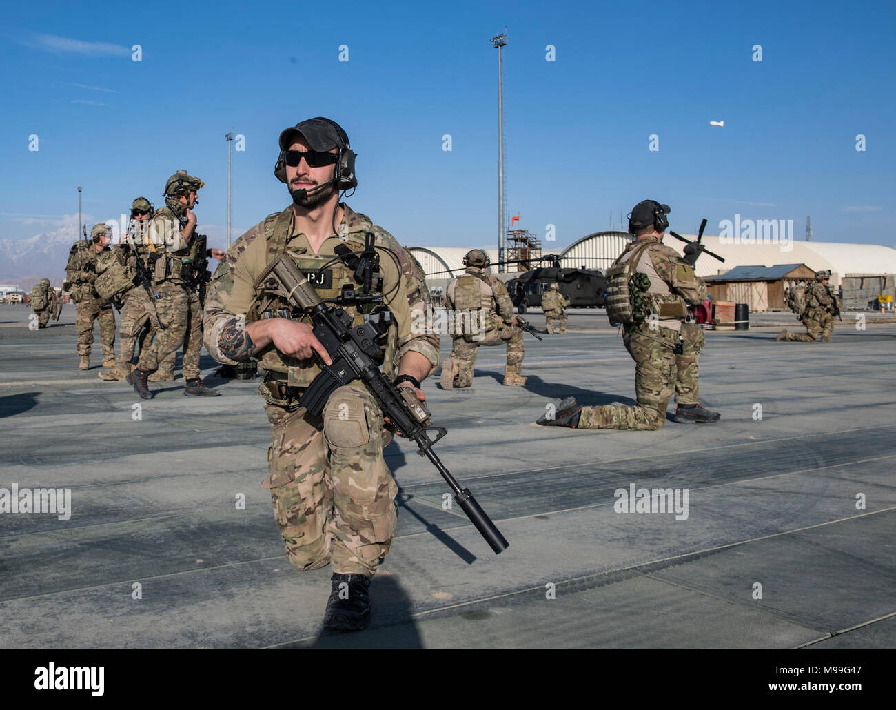 Afghanistan military perimeter hi-res stock photography and images - Alamy