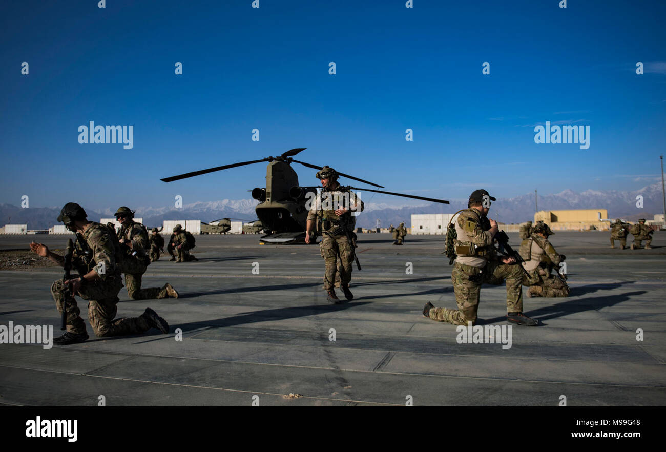 Afghanistan military perimeter hi-res stock photography and images - Alamy