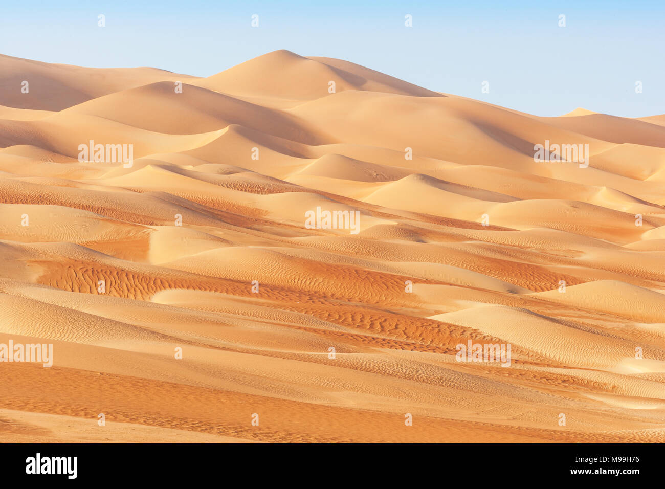 A dune landscape in the Rub al Khali or Empty Quarter. Straddling Oman ...