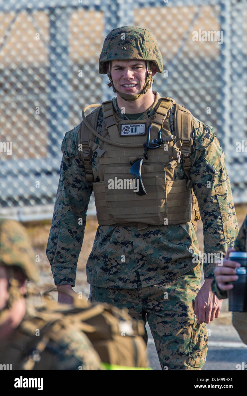 U.S. Marines with Headquarters and Headquarters Squadron (H&HS ...