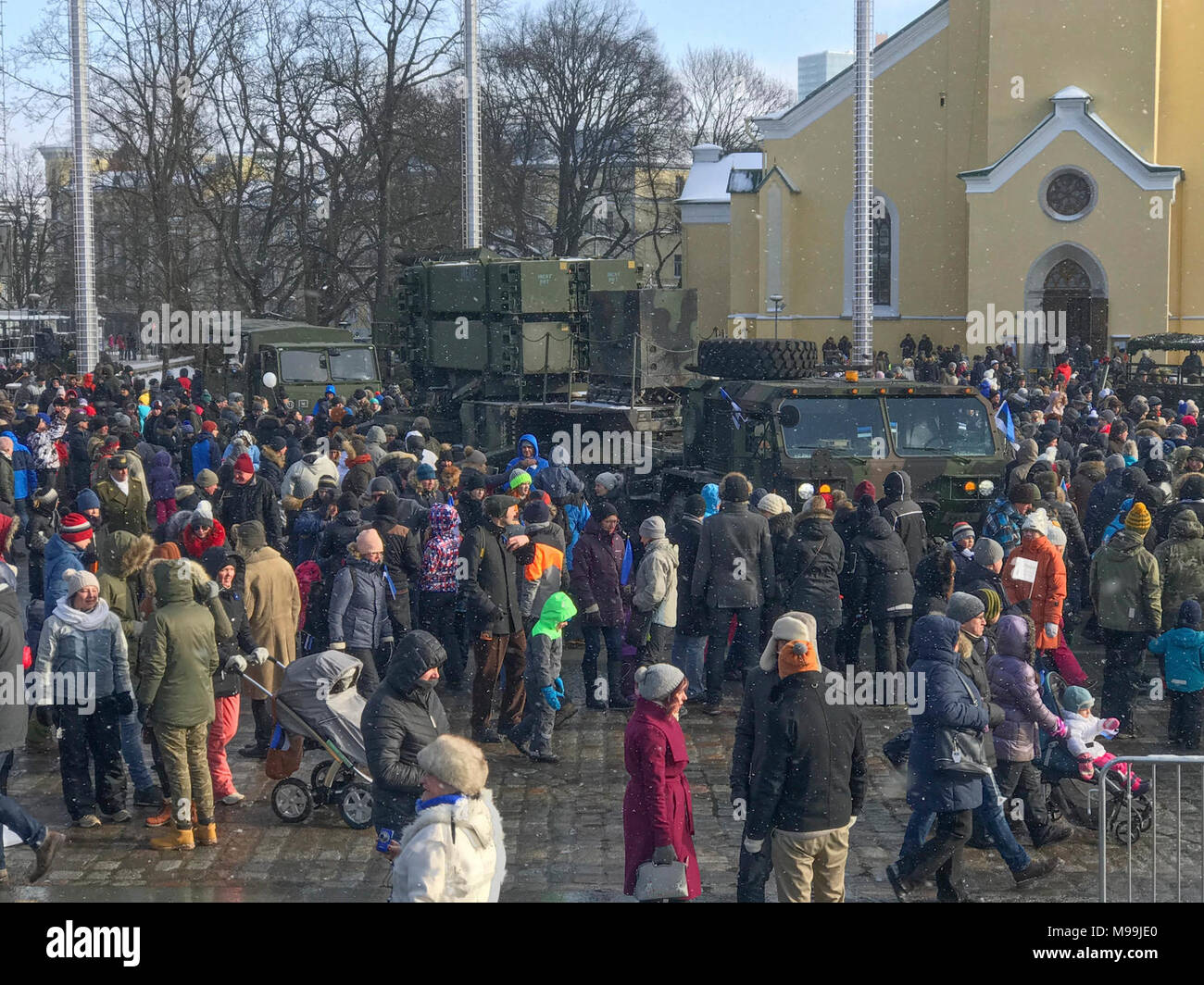 Soldiers of Charlie Battery, 5th Battalion, 7th Air Defense Artillery ...
