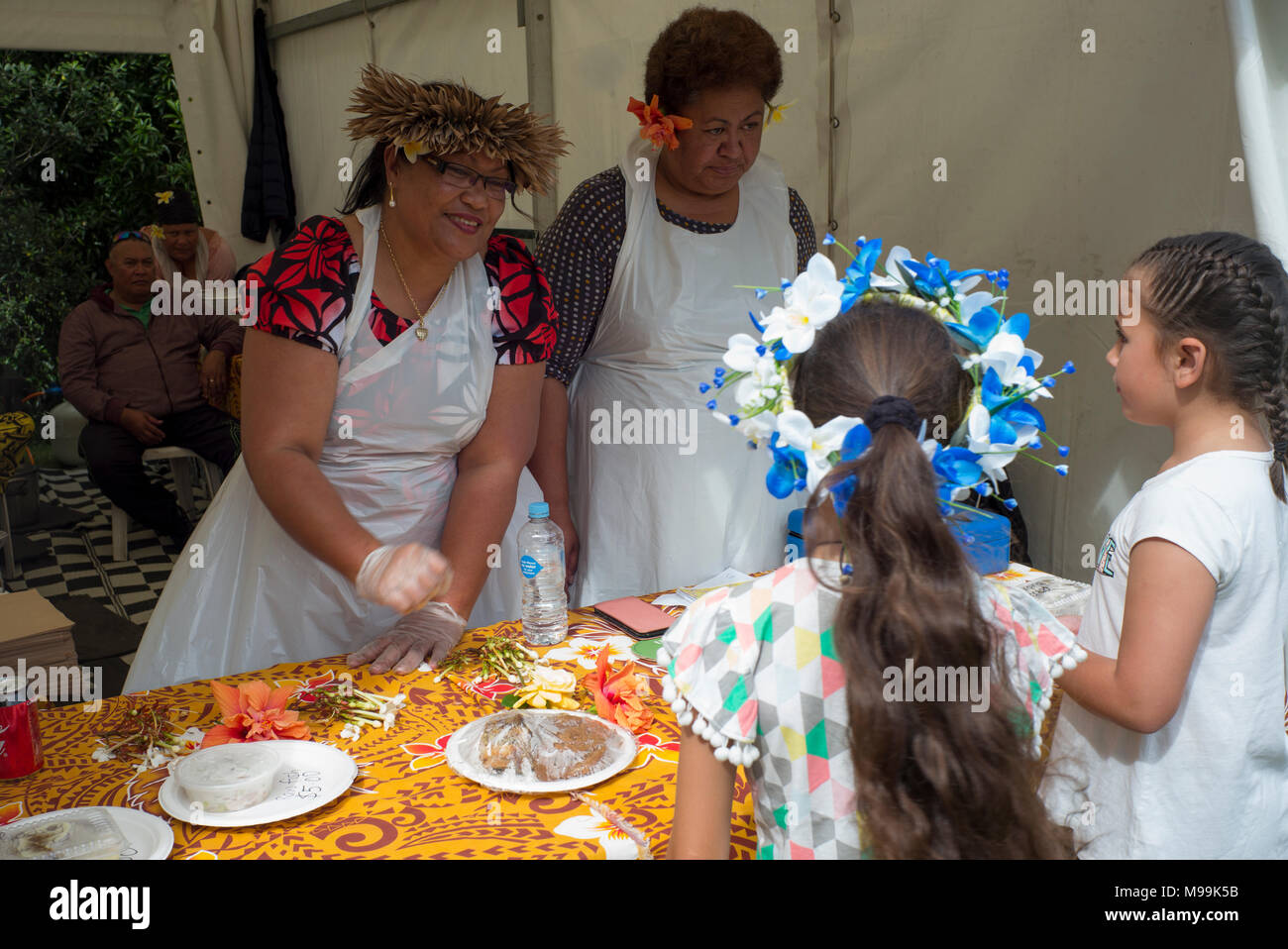 Polynesian girls hi-res stock photography and images - Alamy
