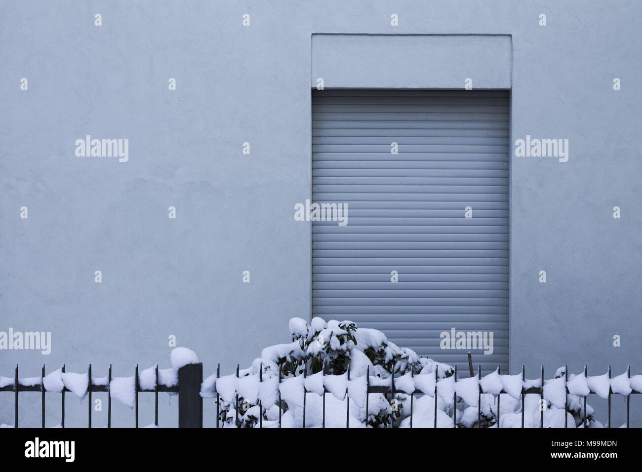 Grating ice hi-res stock photography and images - Alamy