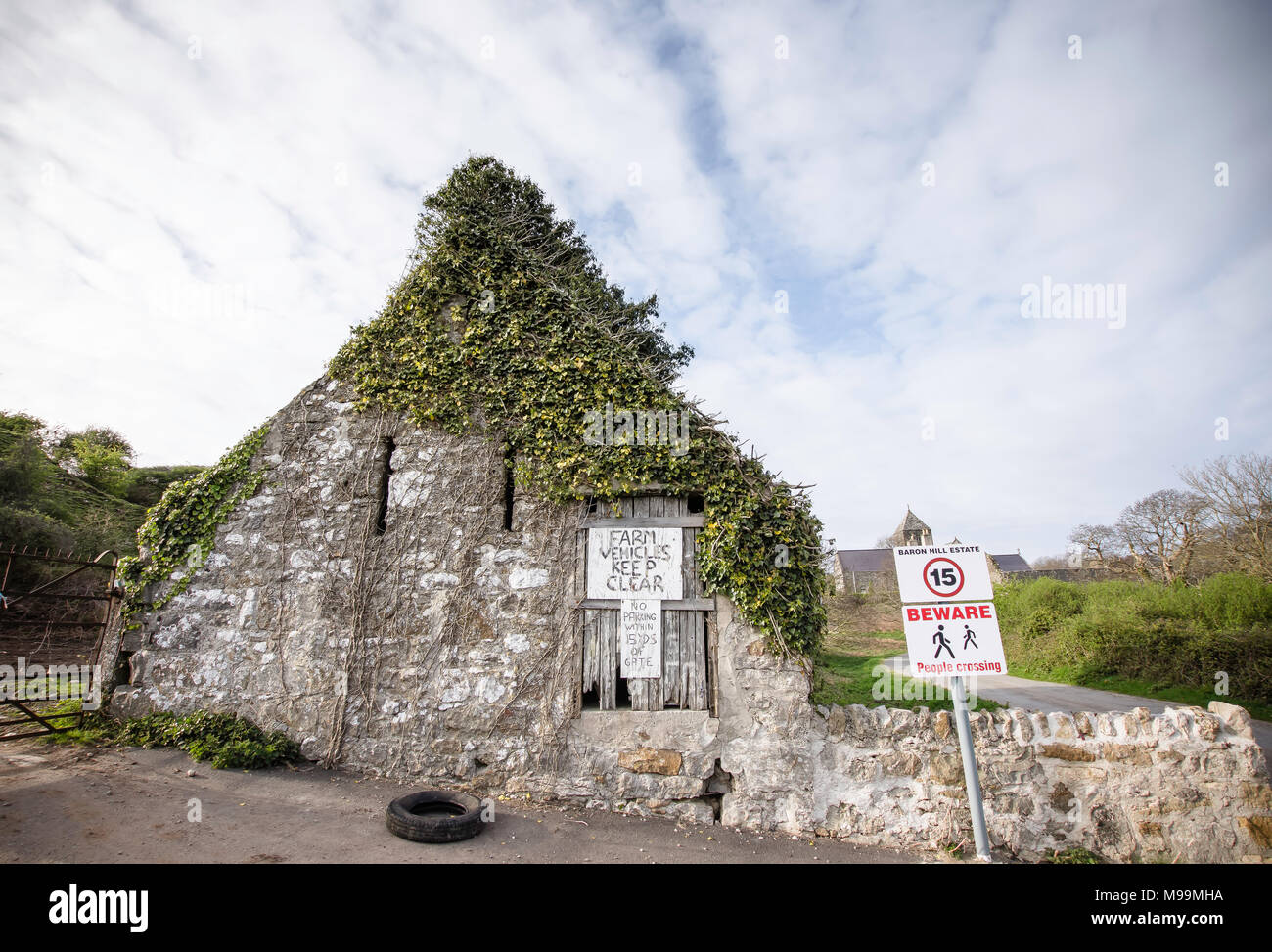 Derelict building countryside uk hi-res stock photography and images ...