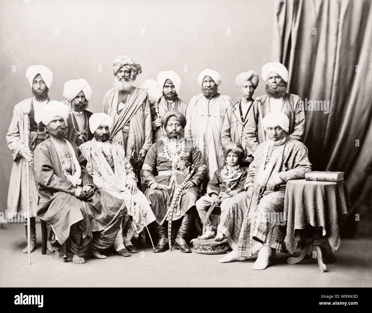 Indian raja vintage hi-res stock photography and images - Alamy