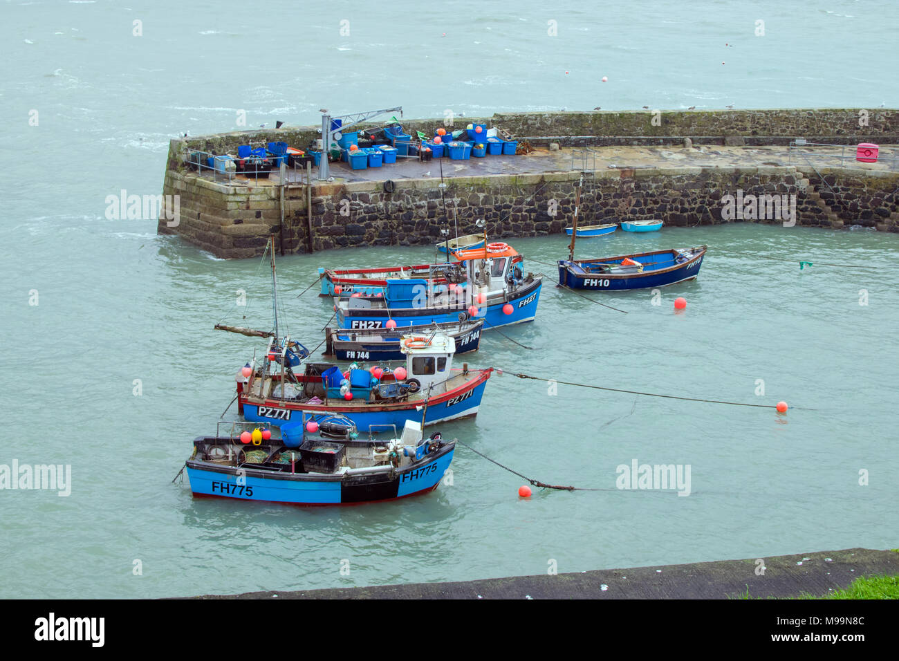 Coverack Harbour, Lizard Peninsula, Cornwall Stock Photo - Alamy
