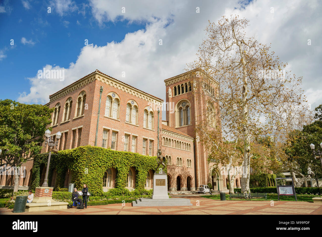 Usc campus bovard hi-res stock photography and images - Alamy