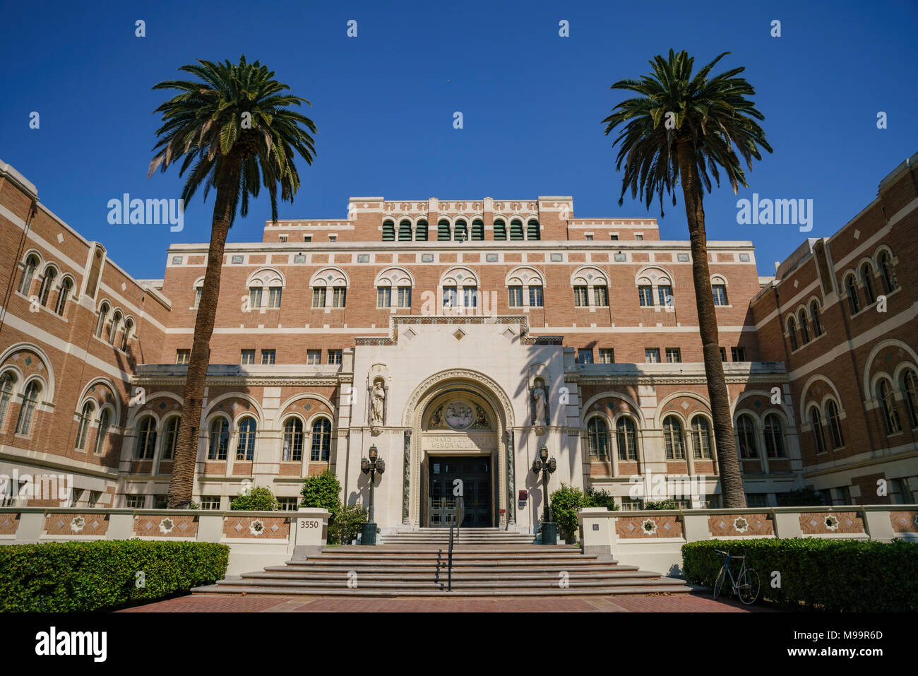 Usc doheny memorial library building hi-res stock photography and ...