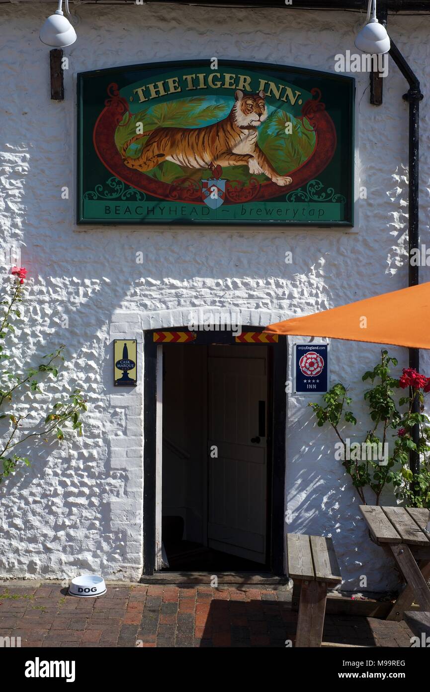 Tiger pub hi-res stock photography and images - Alamy