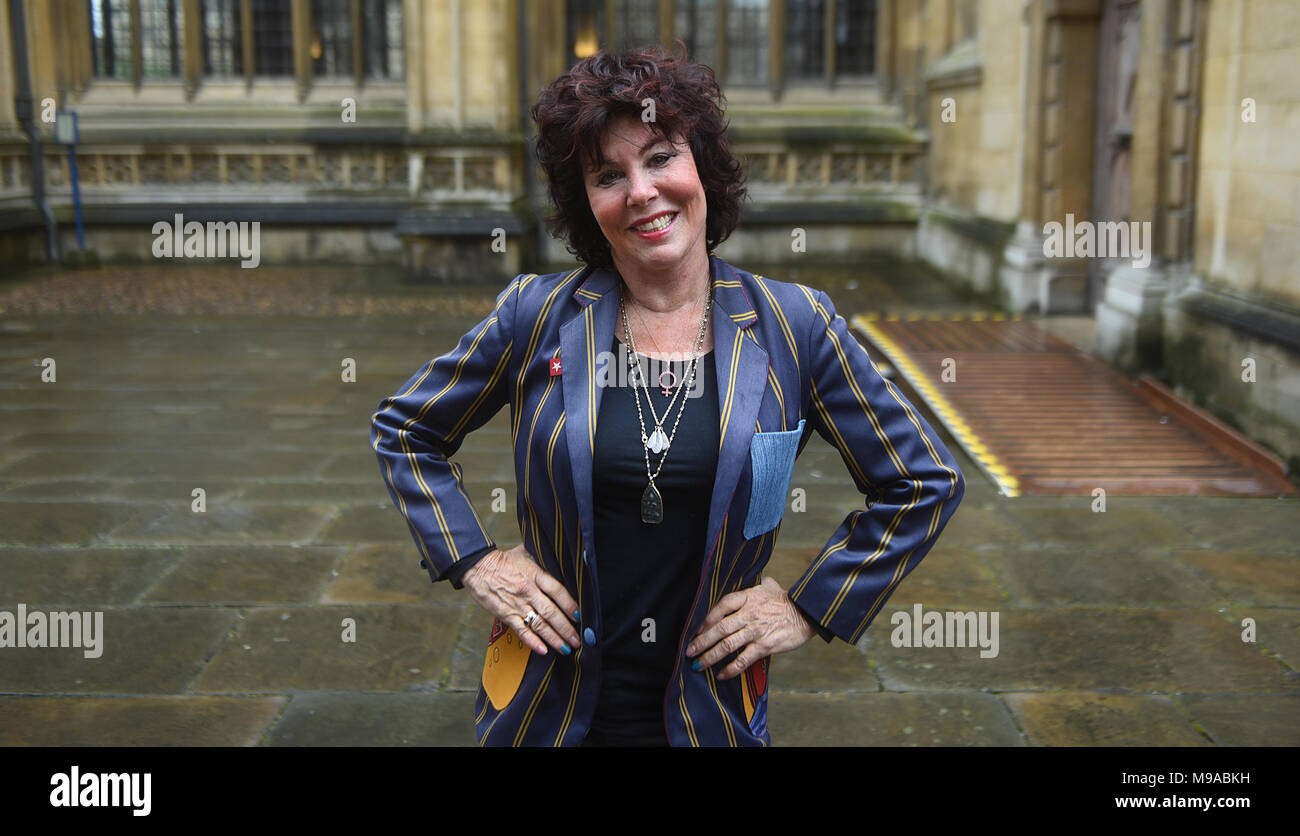 Ruby wax 2018 hi-res stock photography and images - Alamy