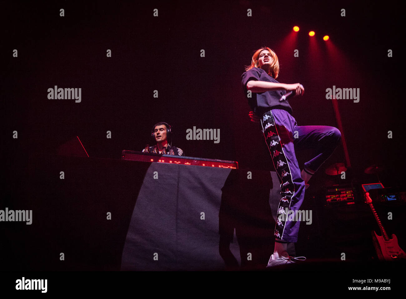 Mavi phoenix singer hi-res stock photography and images - Alamy