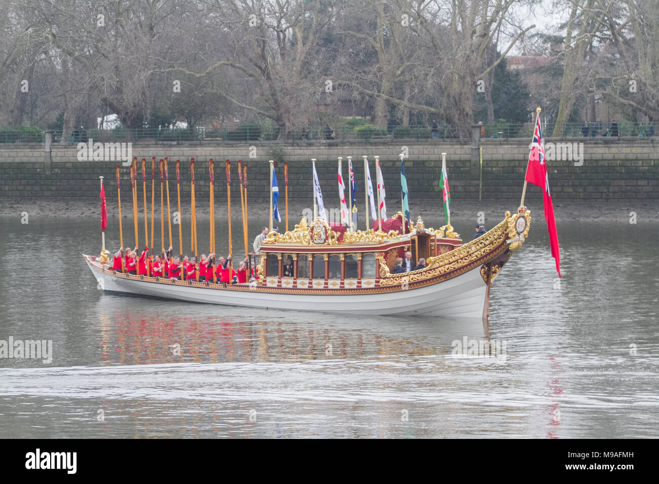 Royal barge queen's jubilee oars hi-res stock photography and images ...