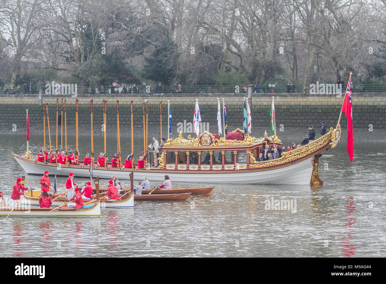 Queens royal barge hi-res stock photography and images - Alamy