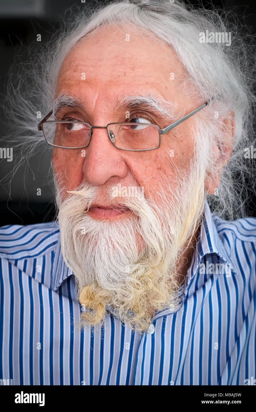 Old indian man face portrait hi-res stock photography and images - Alamy
