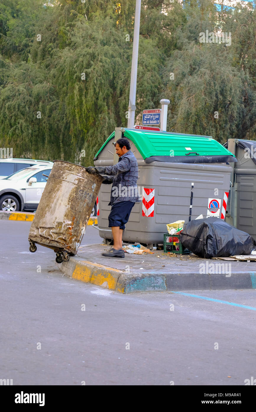 A man throwing garbage hi-res stock photography and images - Alamy